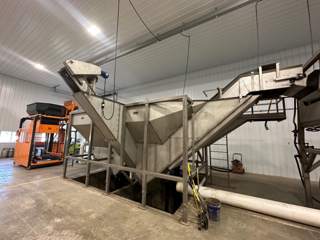 2021 Tristeel Mfg Presoak Hopper with Rock Removal - Gallant Sales